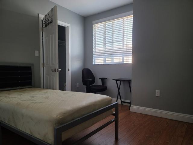 small large rooms avalable in Ktown