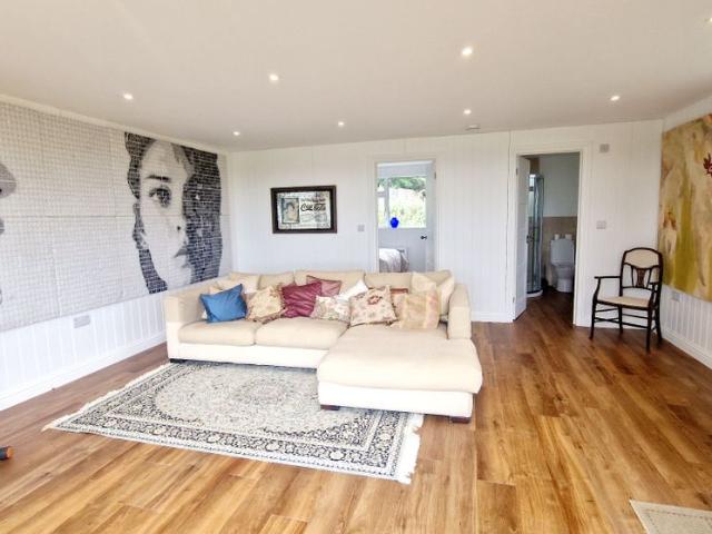 small.property address_title