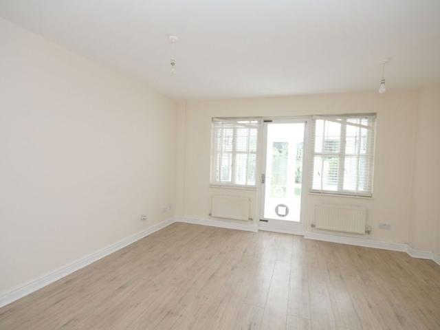 small.property address_title