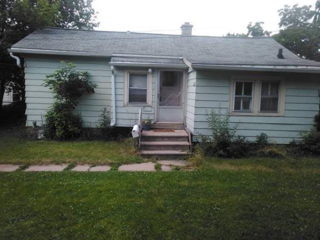 Small Private Home cottage type_one block away fr