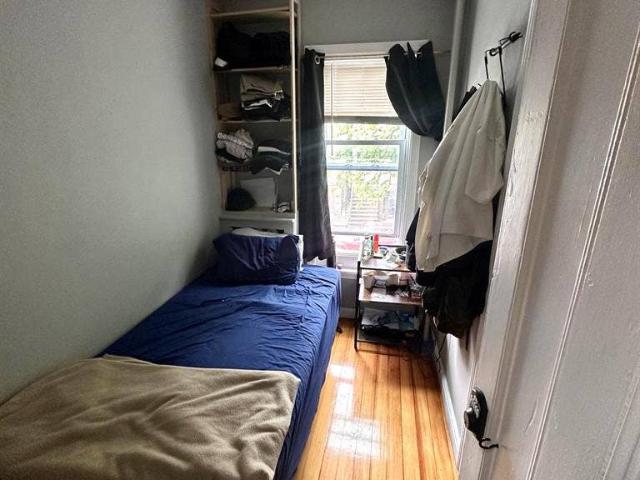 Small room for rent in east Boston