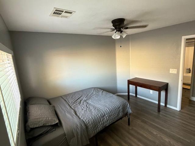 Small room for rent in southern Las Vegas
