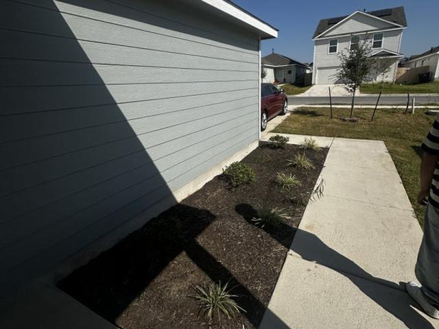 Small Room for Rent in 3 Bed/2 Bath House