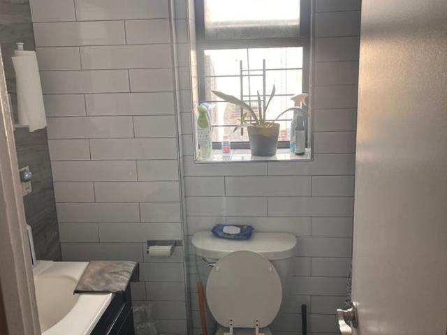 Small Room for rent