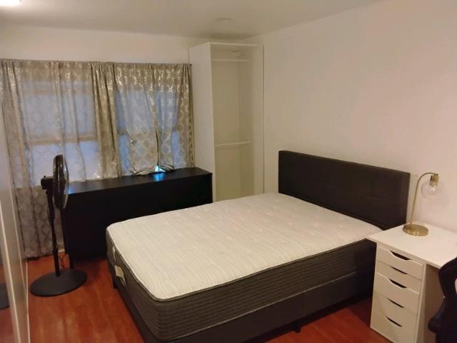 Small room for rent