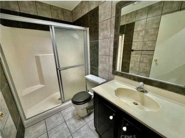 Small room for rent