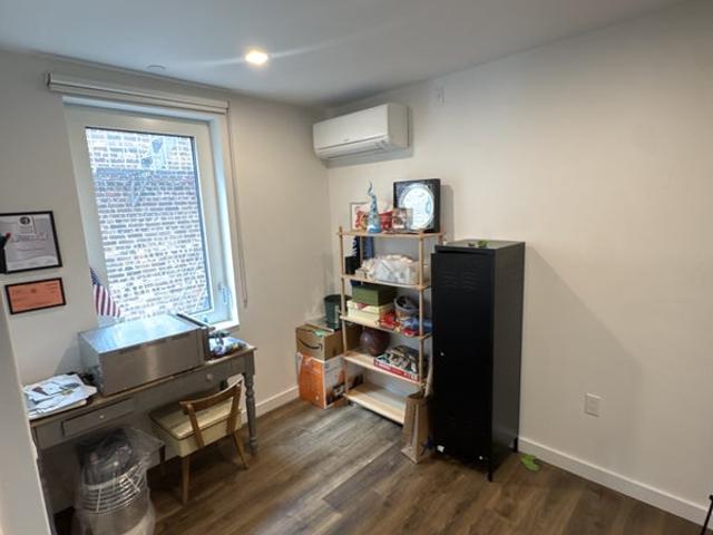 Small room in a brand new condo in WH