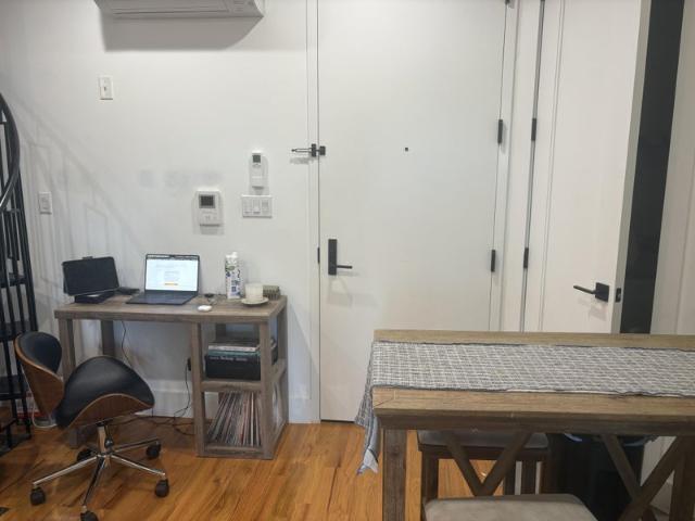 Small room in bedstuy