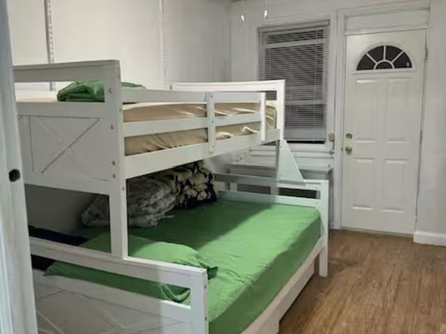 Small room located in Brooklyn for rent