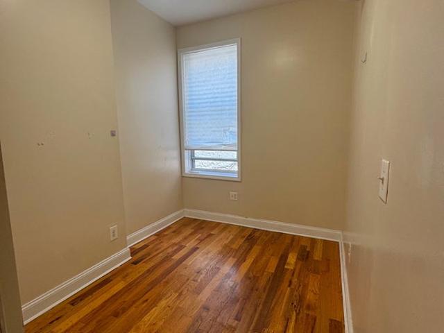 small room small price! / Spacious duplex / AC
