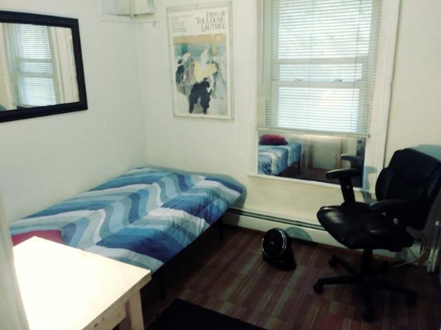 SMALL ROOM