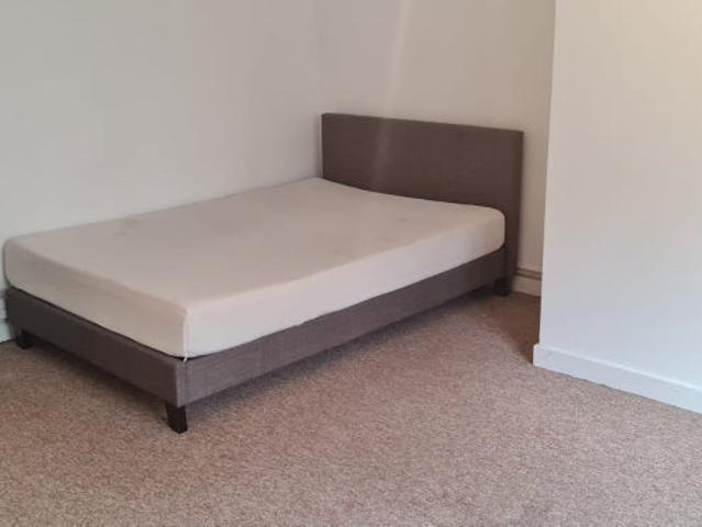 Small Self Contain Studio Flat