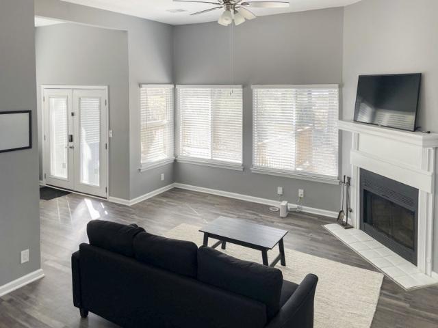 Smaller Home, Less Roommates Newly Renovated & Pr
