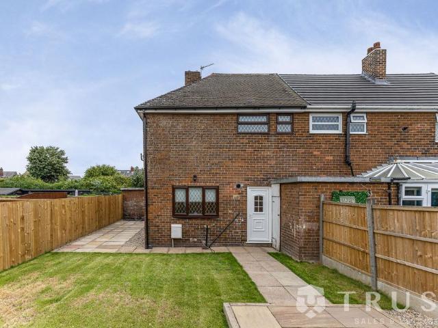 Smallwood Road, Dewsbury, WF12 3 bed semi detached house to rent £1,095 pcm £253 pw