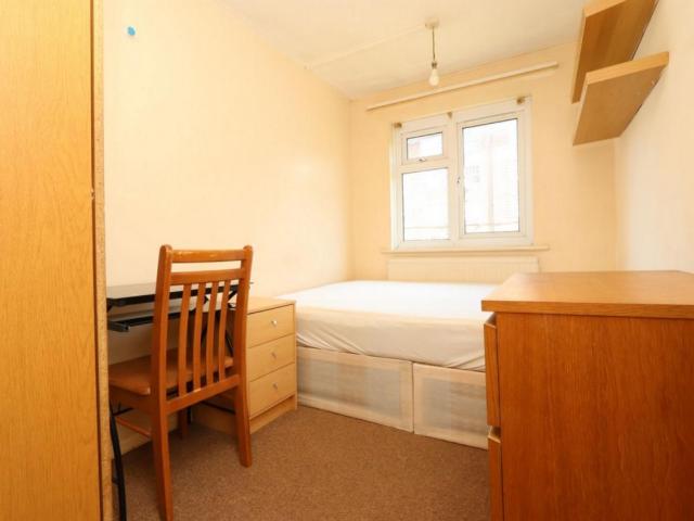 Smart double bedroom close to London College of Communication Has a Room