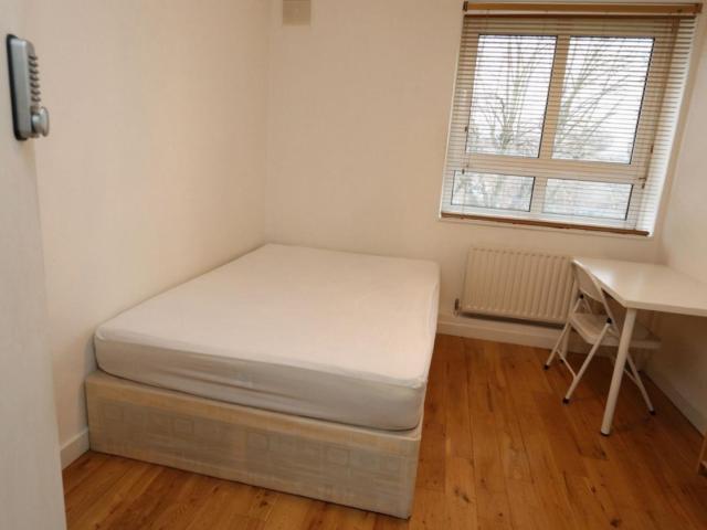 Smart double bedroom close to Primrose Hill Has a Room