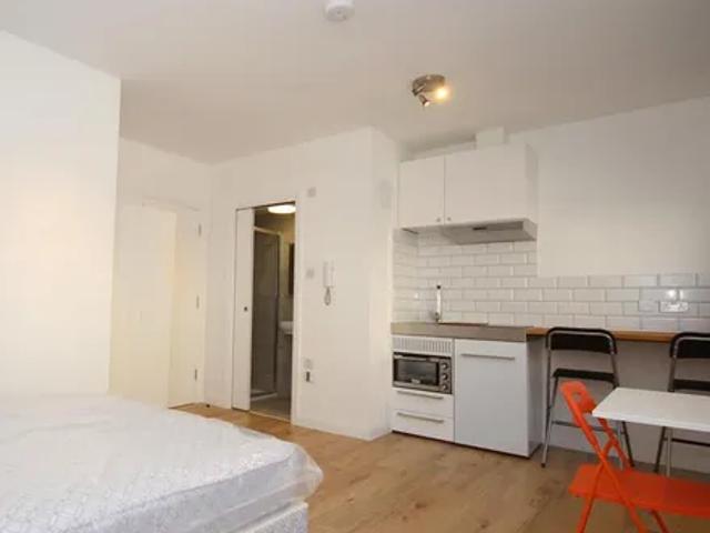 Smart Internet Shop, 112 High Street Harlesden, London, NW10 4SL, United Kingdom | Studio apartment for rent #138934250 | Rentberry