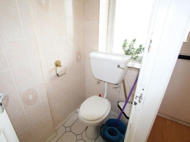 Smart single bedroom next to Mile End Park Has a Room