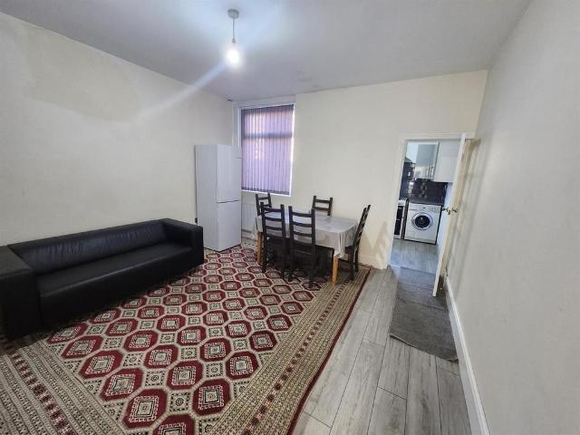 Smart Street, Manchester M12 3 bed house to rent £1,560 pcm £360 pw