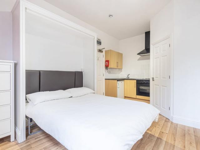 Smart Studio Apartment walk in to city