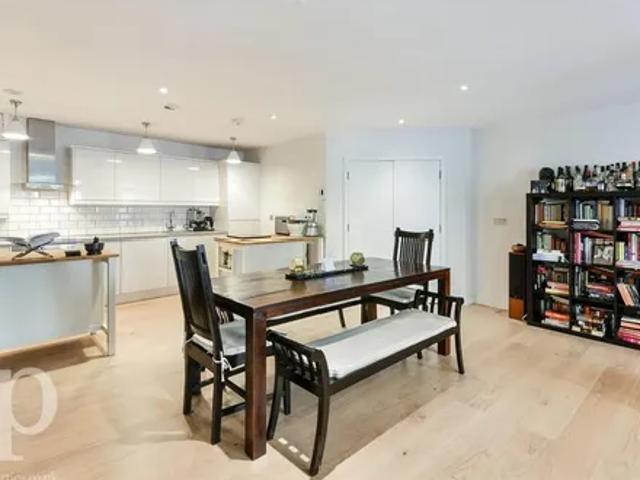 Smartroom, Rupert Street, London, W1D 6DG, United Kingdom | 2 bed apartment for rent #126416840 | Rentberry