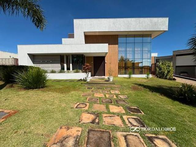 SMDB Conjunto 21 Casa de Alto Padrão Sofisticada e Ampla