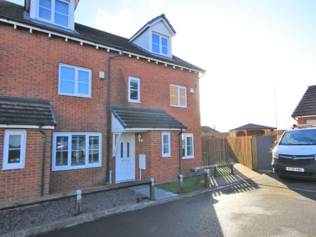 Smethurst Farm Mews, Wigan WN5, 4 bed town house to rent, £1,200 pcm | PrimeLocation