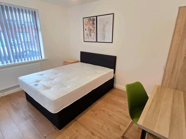 Smethwick 4 Bed All Brand New / Bills Inc