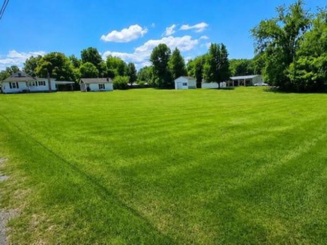 Smith Ave, Erwin, TN 37650