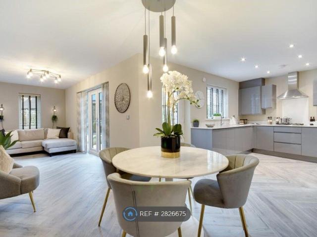 Smith Crescent CM1, 5 bed semi detached house to rent, £3,270 pcm | PrimeLocation