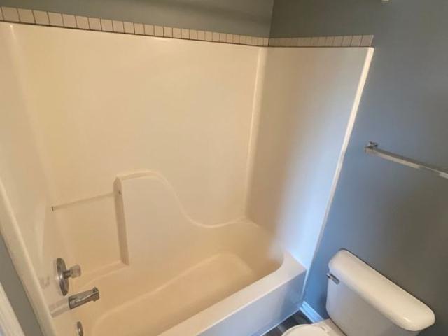 Smith House 3 Bedroom Apartment for Rent at 125 N Washington St, Bloomington, IN 47408 Old Northeast