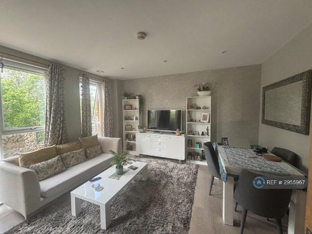 Smith House, Wembley, HA9 2 bed flat to rent £2,700 pcm £623 pw