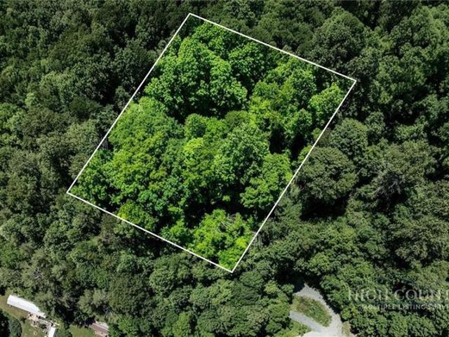 Smith St, Vilas, NC 28692