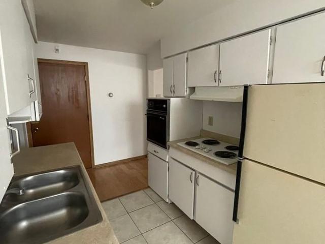 SMITH STURM INV CO 1 Bedroom Apartment for Rent at 3805 Bryant Ave S, Minneapolis, MN 55409 East Harriet