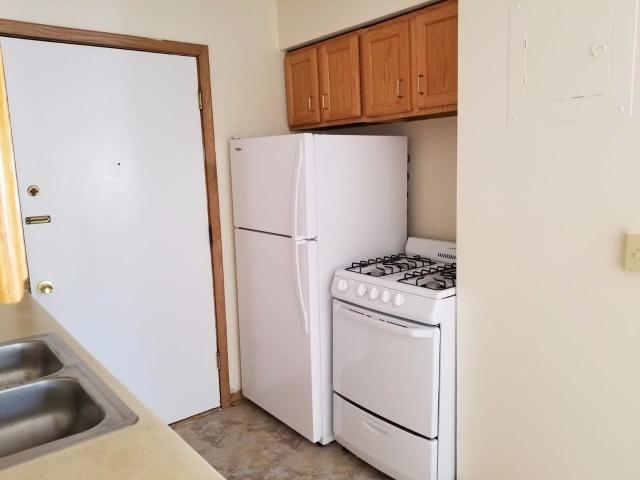 SMITH STURM INV CO 1 Bedroom Apartment for Rent at 3805 Bryant Ave S, Minneapolis, MN 55409 East Harriet