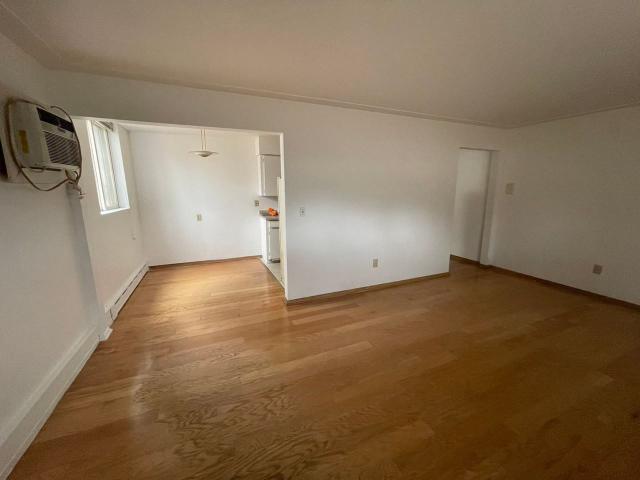 SMITH STURM INV CO Studio Apartment for Rent at 3805 Bryant Ave S, Minneapolis, MN 55409 East Harriet