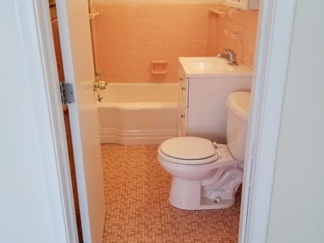 SMITH STURM INV CO Studio Apartment for Rent at 3805 Bryant Ave S, Minneapolis, MN 55409 East Harriet
