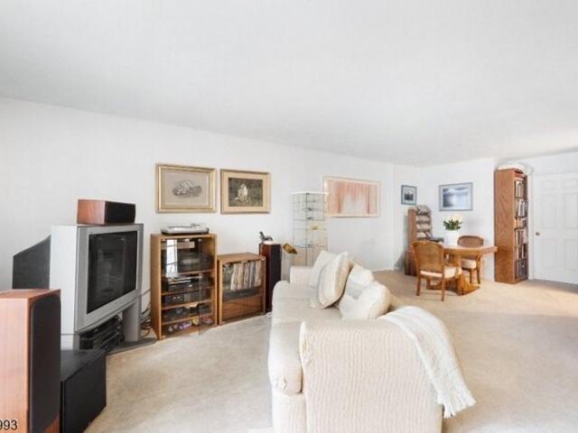 Smithfield Ct, Bernards Twp, Condo For Sale