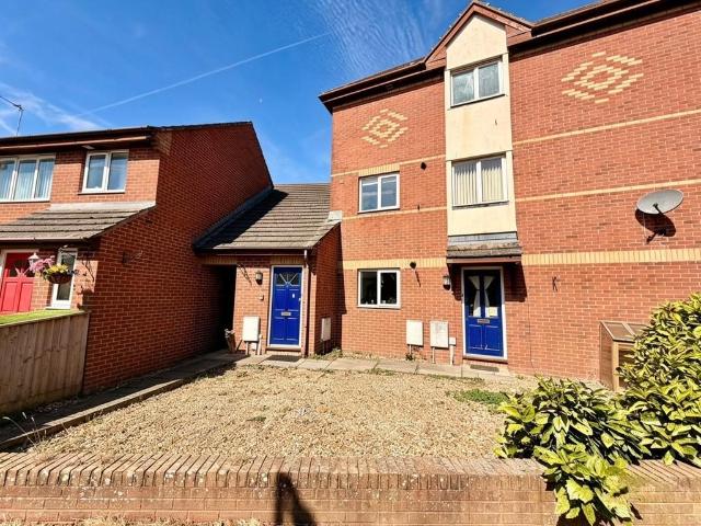 Smiths Court, Exeter EX2 2 bed maisonette to rent £1,150 pcm £265 pw