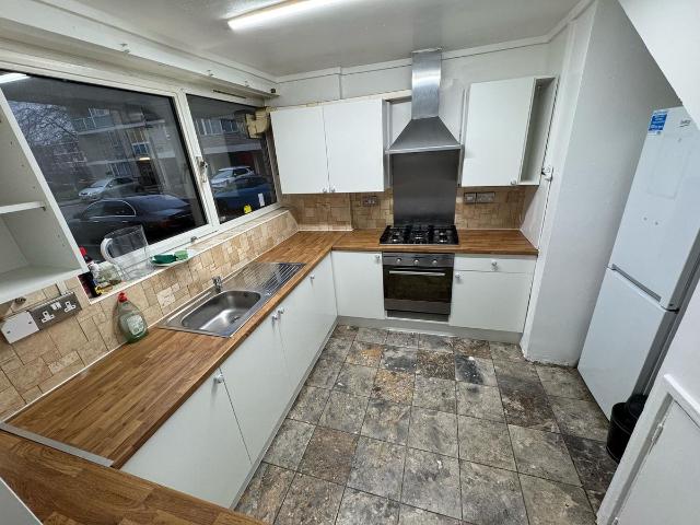 Smithy Street, London E1, 3 bed maisonette to rent, £3,000 pcm | PrimeLocation