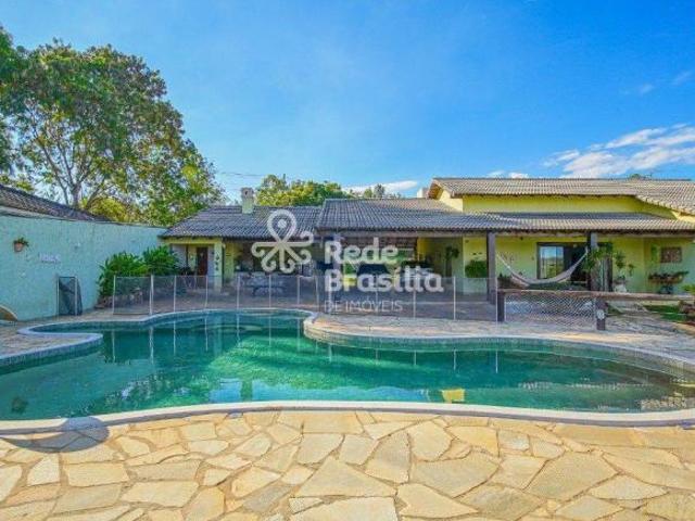 SMLN MI 12, Casa à venda com vista para o lago, 3 suítes, lazer completo, condomínio Porto Seguro, S