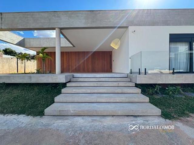 SMPW Quadra 15 Casa nova e térrea com 650m, moderna e 13000m² de área verde