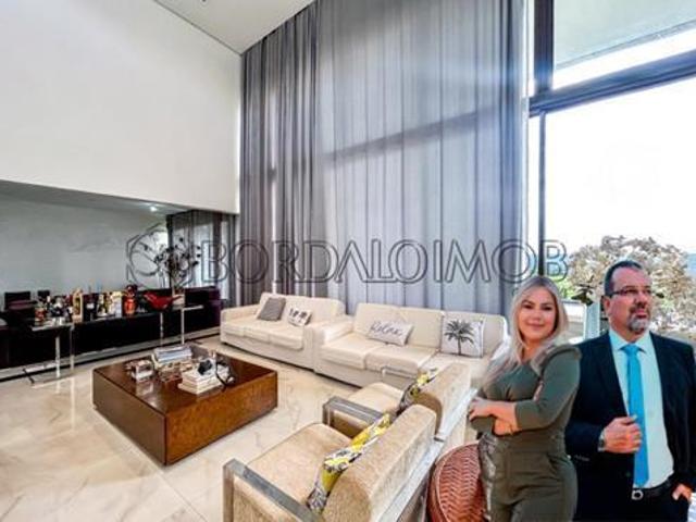 SMPW Quadra 22 CASA COM 5 SUÍTES PISCINA ACEITA FINANCIAMENTO ESTUDA PERMUTA