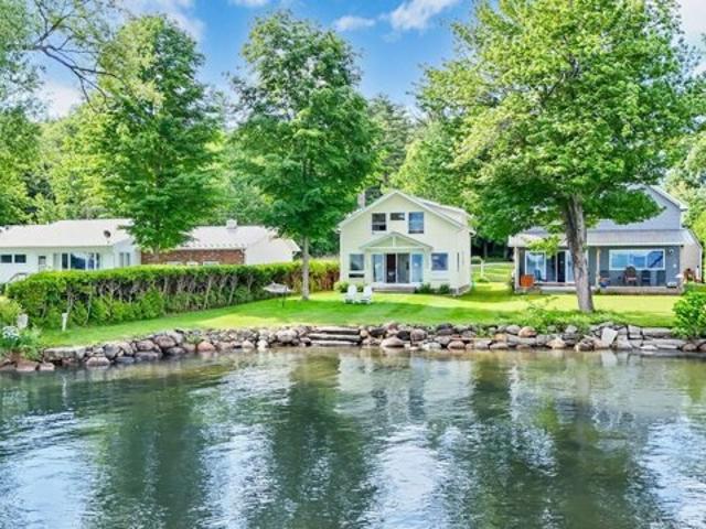 Smugglers Rd, Newport City, Home For Sale