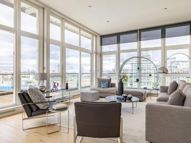Smugglers Way London SW18 3 bed penthouse to rent £10,500 pcm £2,423 pw