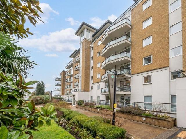 Smugglers Way, Wandsworth, London, SW18 Studio to rent £1,700 pcm £392 pw