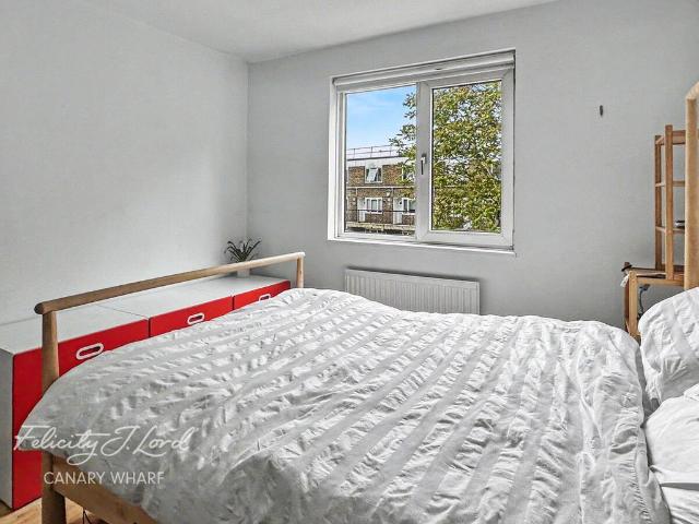 Smythe Street, LONDON 1 bed flat to rent £1,600 pcm £369 pw