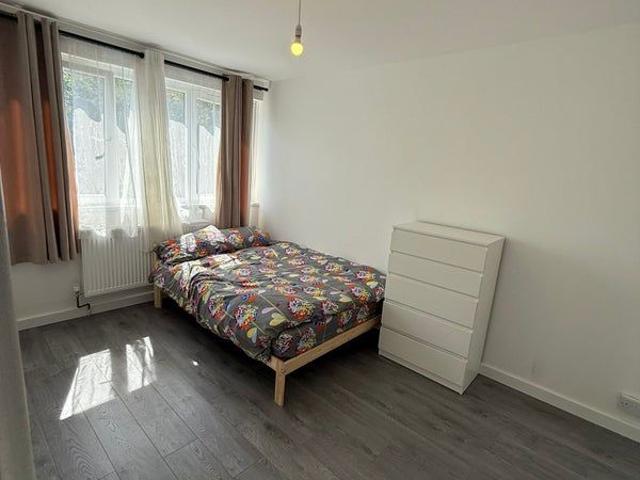 Smythe Street, London E14, Room to rent, £700 pcm | PrimeLocation