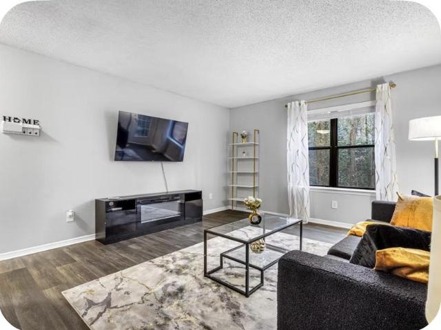 Smyrna private 1b 1b apt