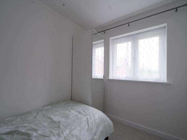 SN6, Room to rent, £450 pcm | PrimeLocation